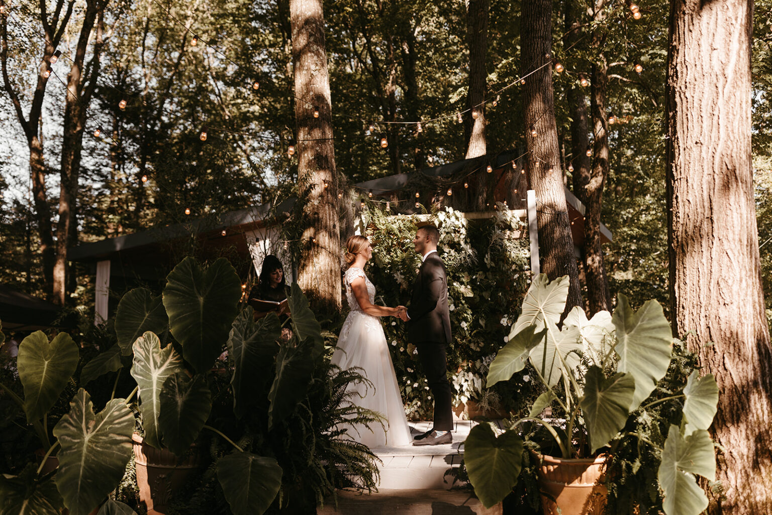 Lush Tropicals: Intimate Wedding in the Pocono Mountains
