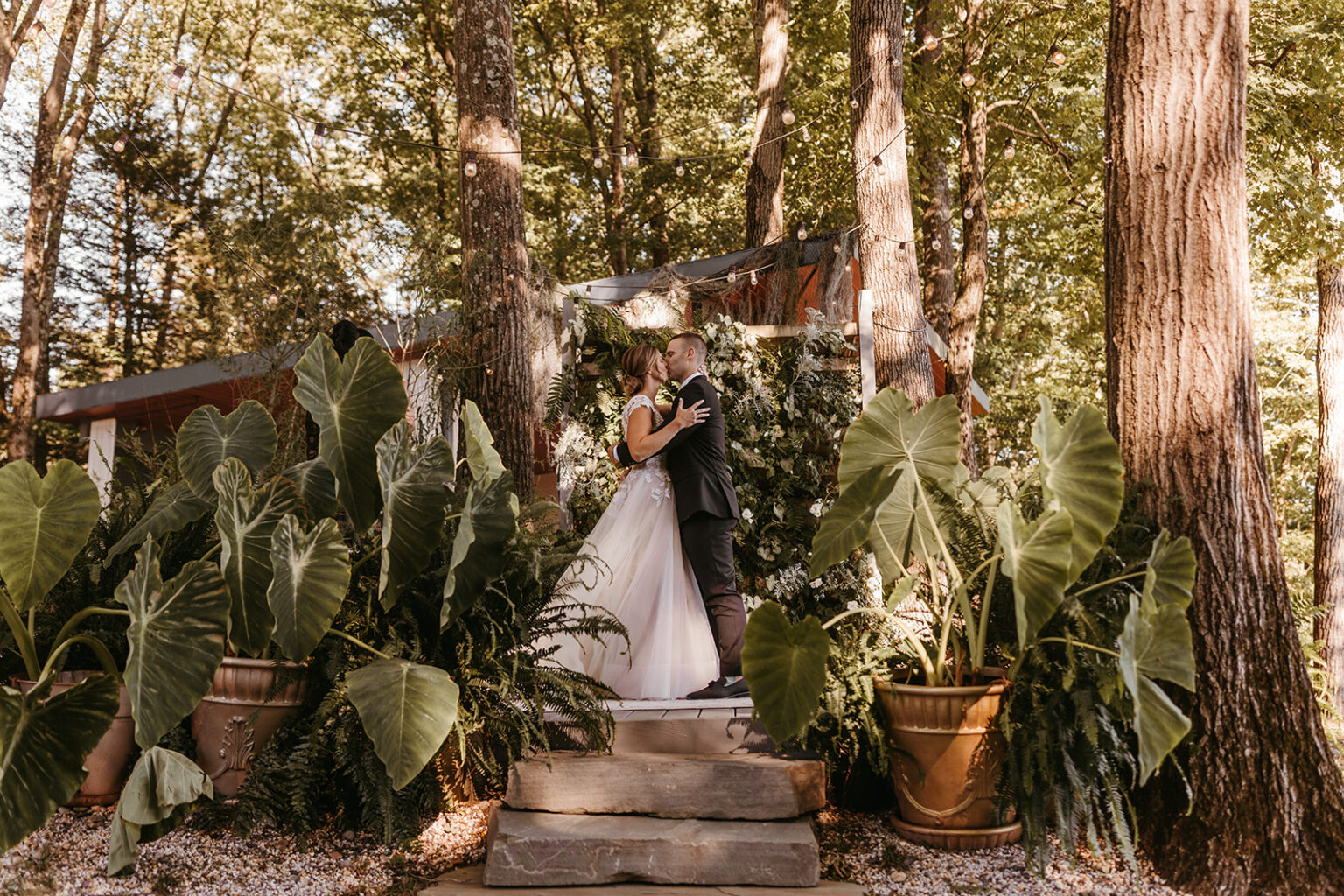 Lush Tropicals: Intimate Wedding in the Pocono Mountains