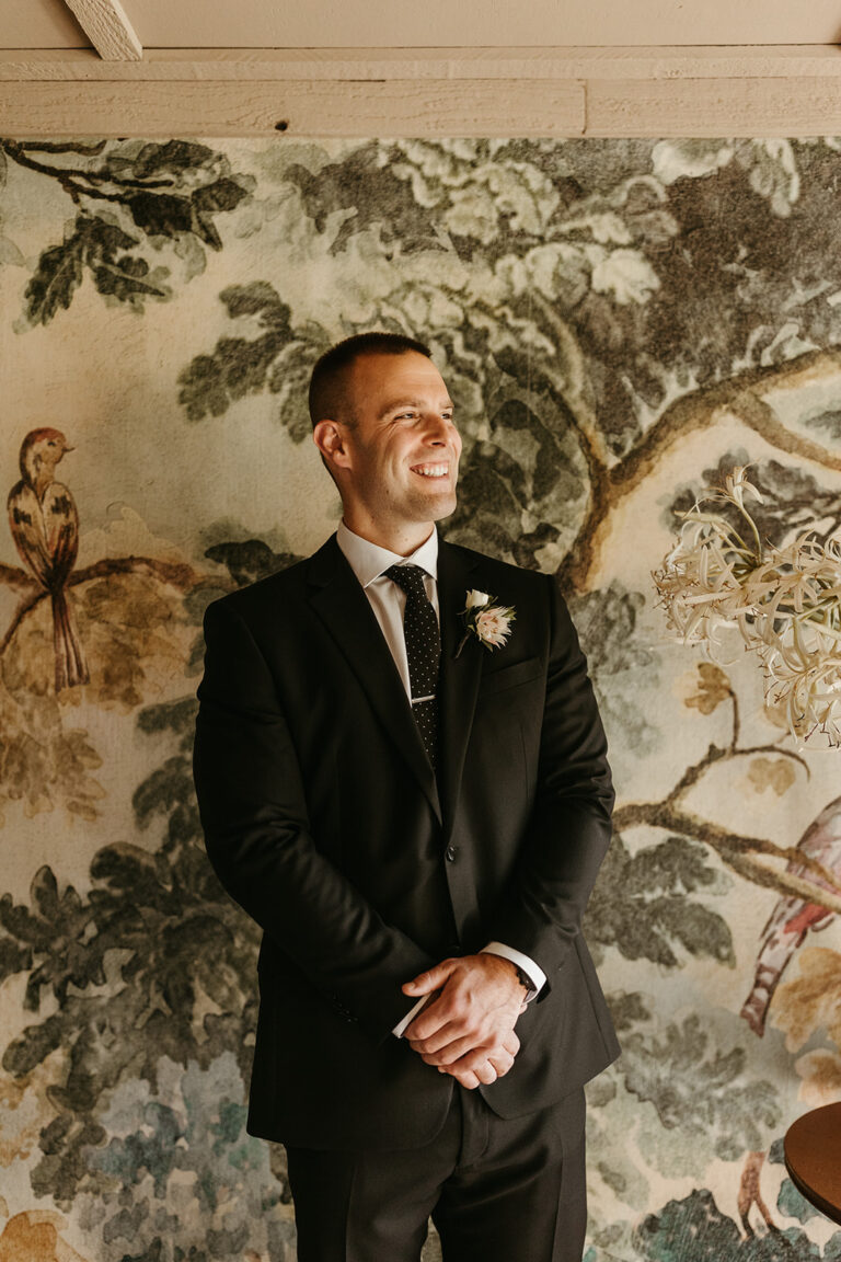 Lush Tropicals: Intimate Wedding in the Pocono Mountains