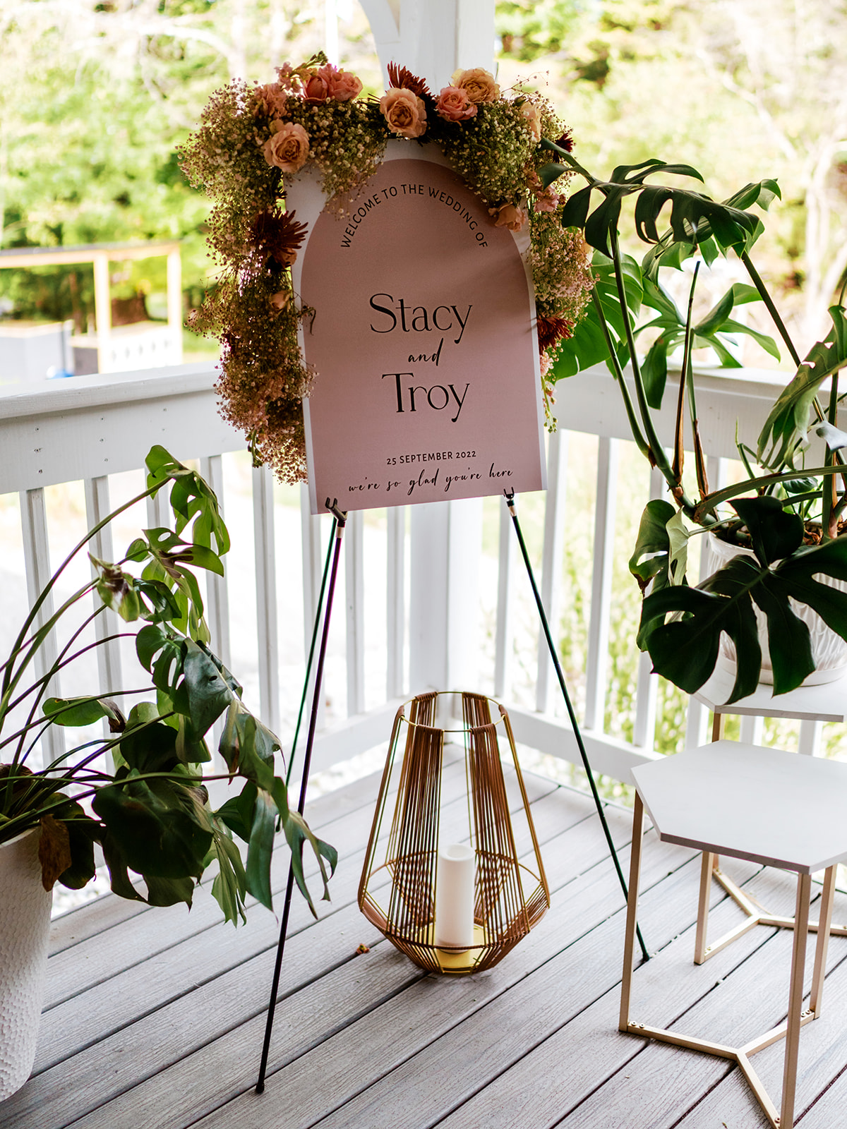 Modern & Colorful Autumn Wedding at Pocono Palms