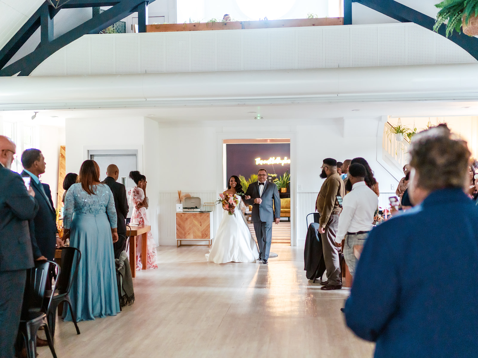 Modern & Colorful Autumn Wedding at Pocono Palms