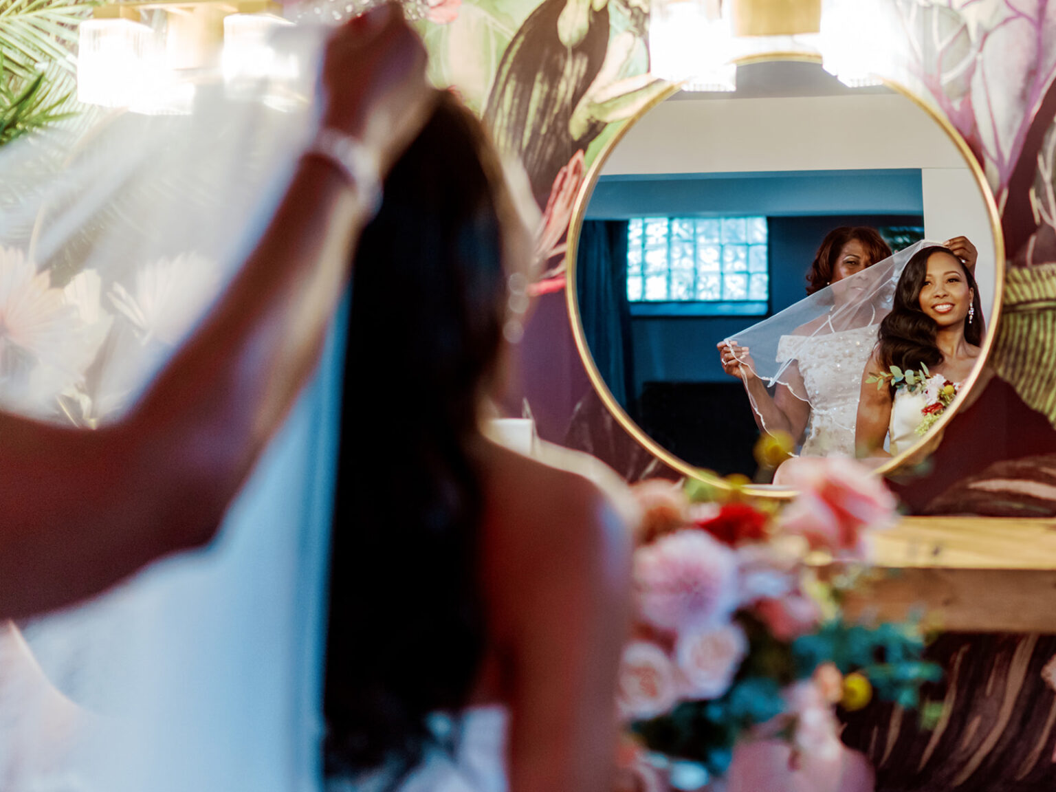 Modern & Colorful Autumn Wedding at Pocono Palms