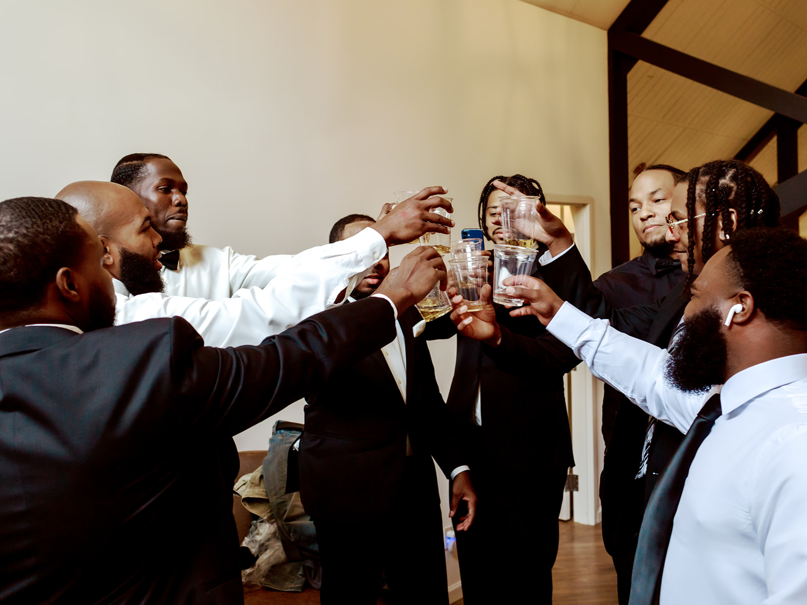 Modern & Colorful Autumn Wedding at Pocono Palms