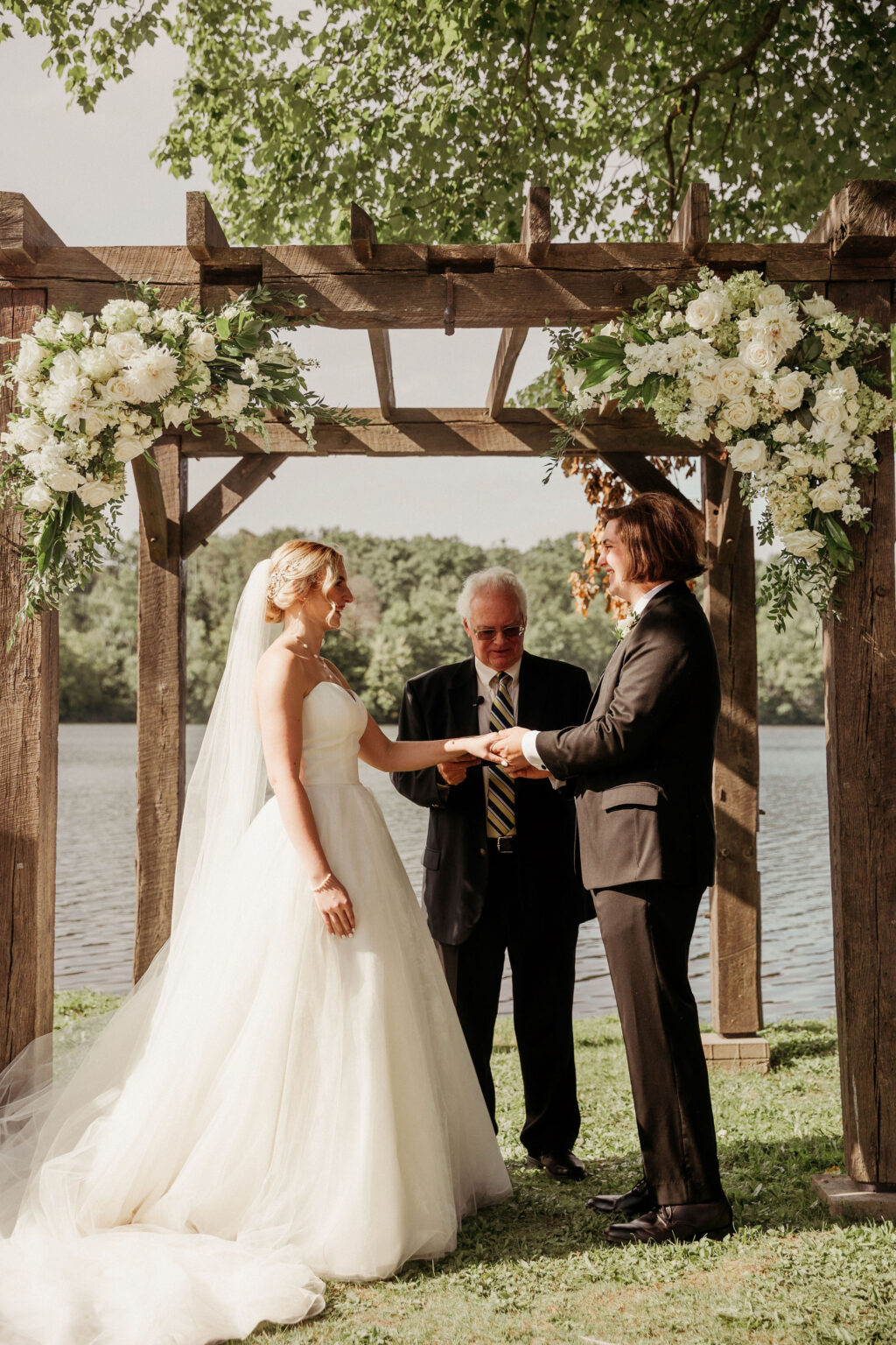 Embracing Nature’s Beauty: A Stunning Fall Wedding in Trout Lake