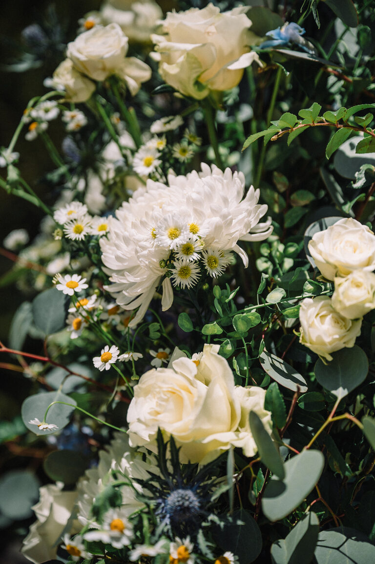 Delicate Florals for an Intimate Microwedding
