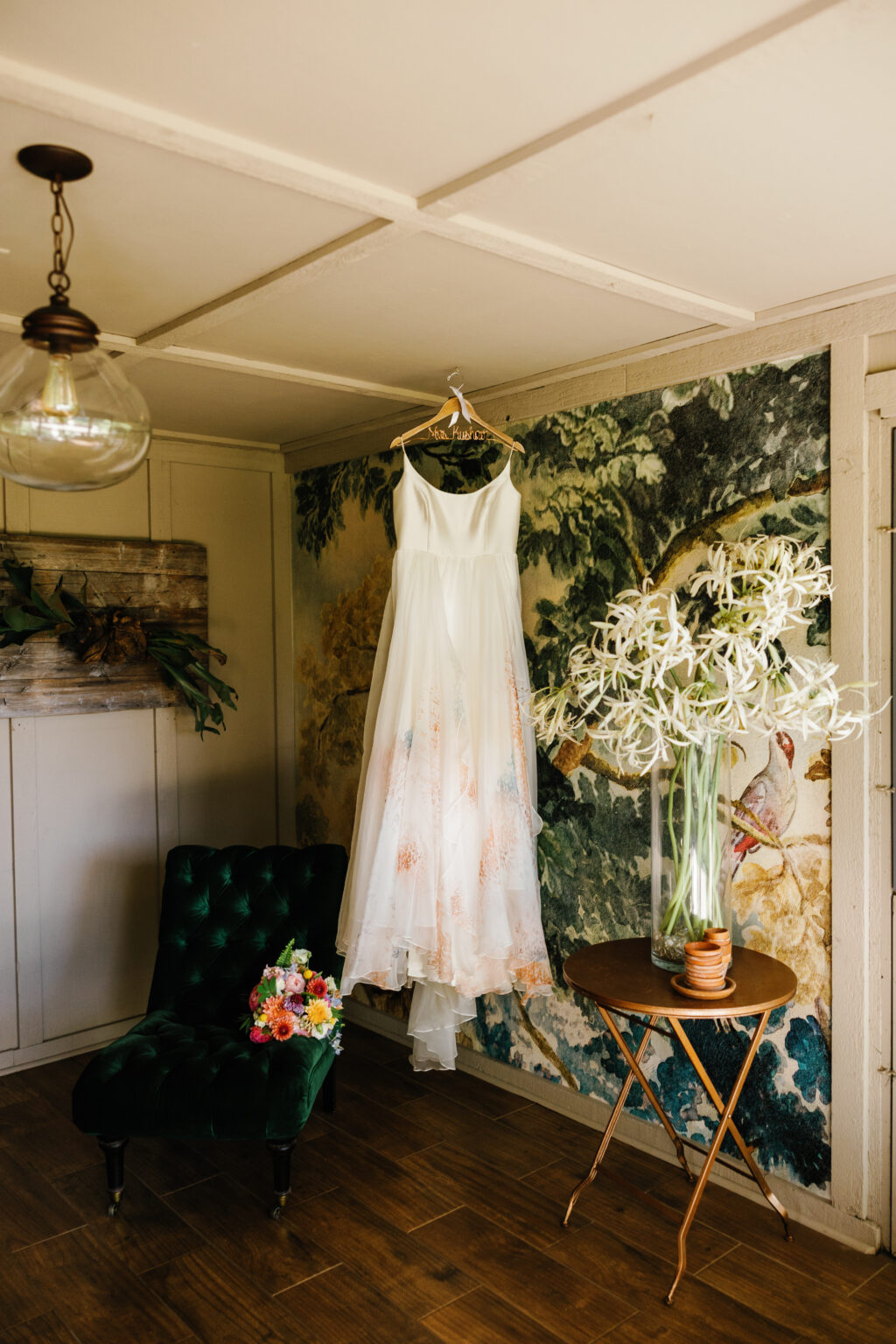 A Bright Wedding with Equally Bright Flowers!