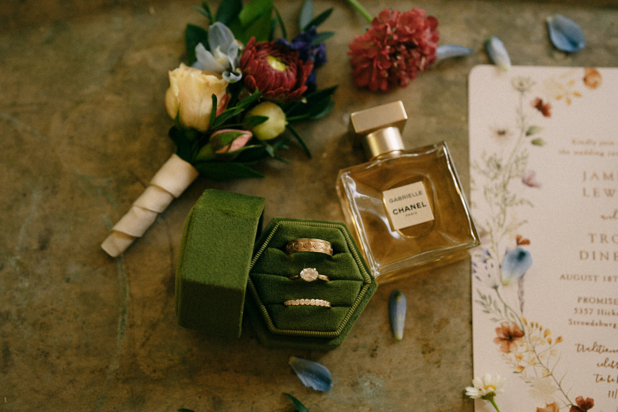 Microwedding with Early Fall Tones