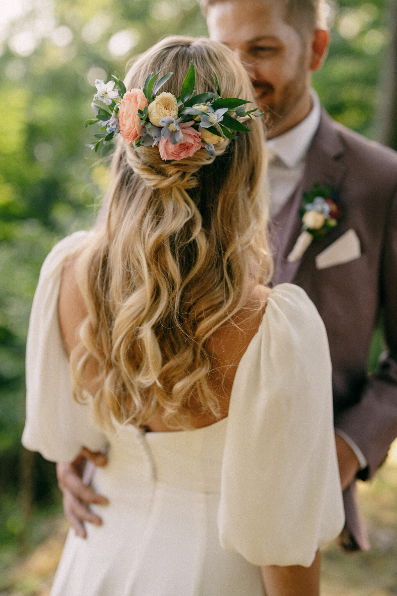 Microwedding with Early Fall Tones
