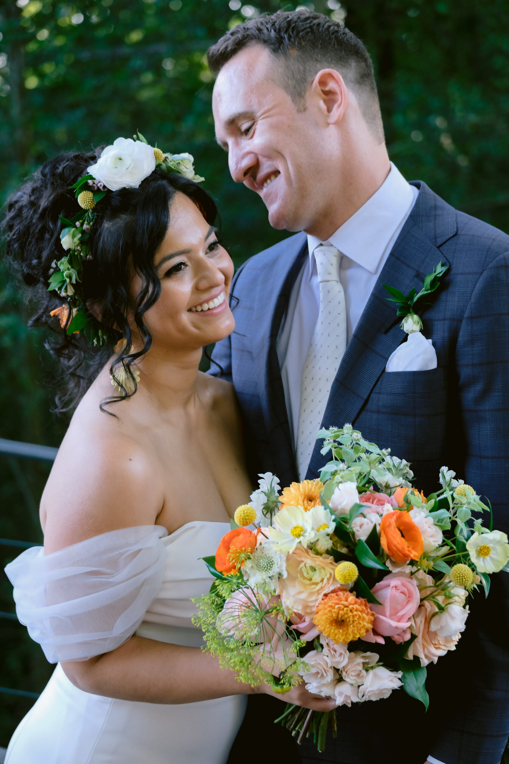 A Colorful Promise Ridge Wedding!